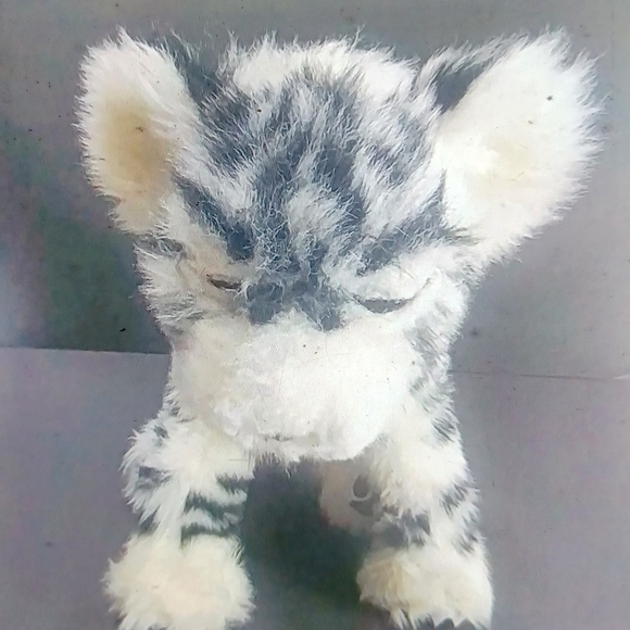 Wow Wee | Toys | Wow Wee Alive White Tiger Cub Interactive Plush | Poshmark